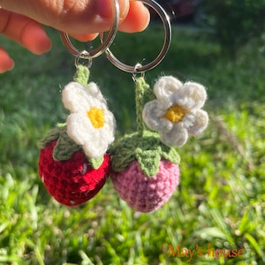 Crochet Strawberry Keychain: Handmade Cotton Bag Charm With Daisy - Etsy