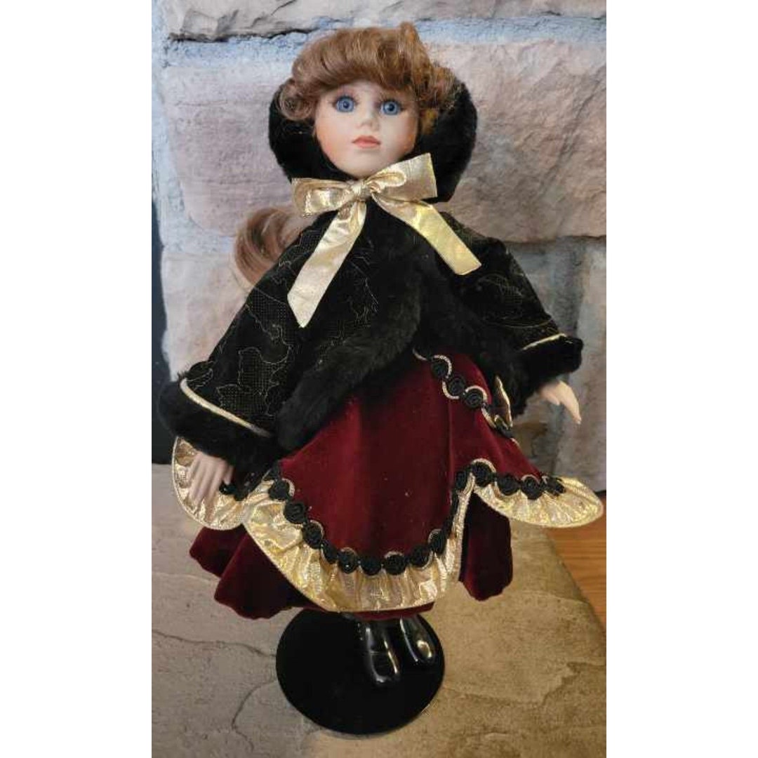 Franklin Mint Porcelain Doll emily Jane Winter Princess Doll With Stand ...