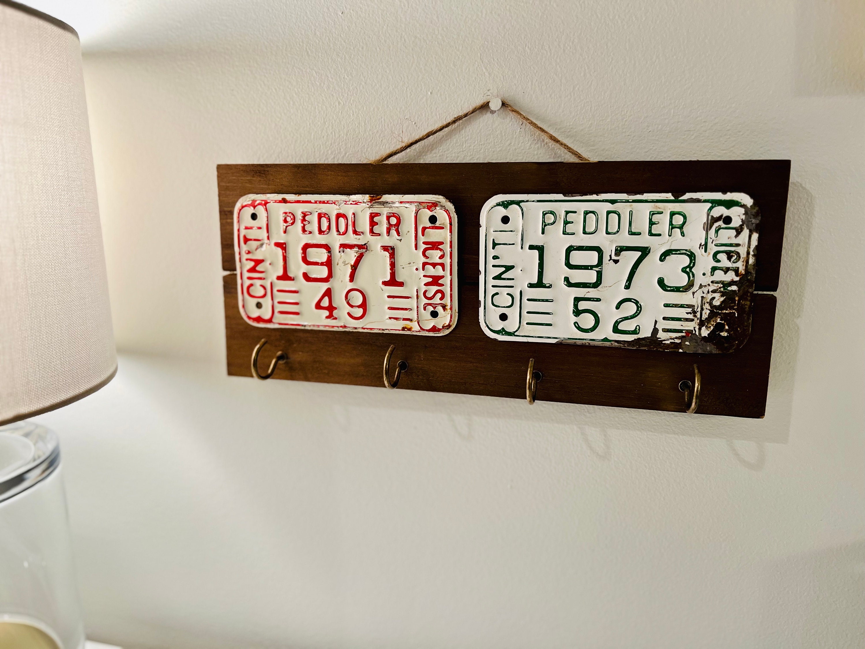 License Plate Key Holder Stylish and Vintage Peddler License - Etsy