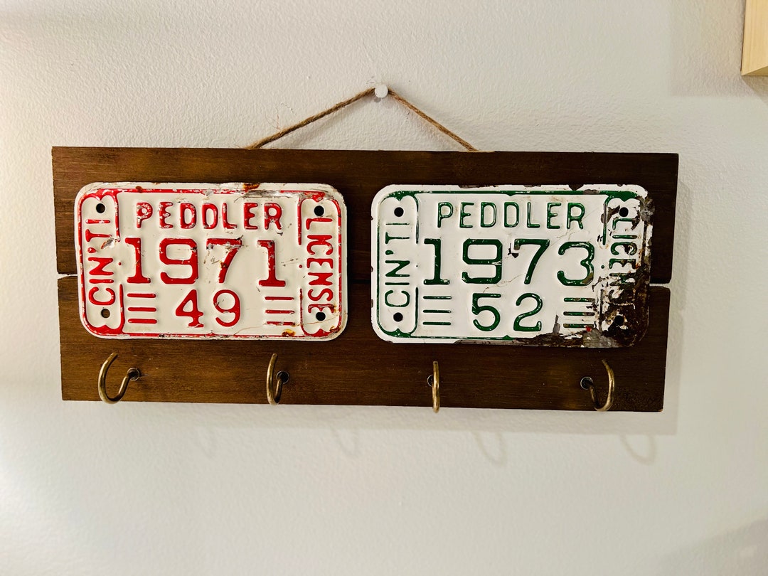 License Plate Key Holder Stylish and Vintage Peddler License - Etsy