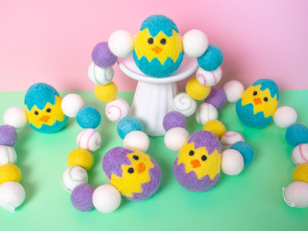 Felt Easter Garland With Hatching Baby Chicks in Colored Eggs for ...