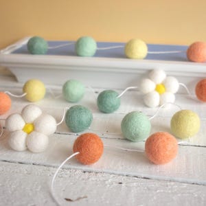 Felt Spring Garland for Easter Garland Mantel Decor, or Felt Daisy ...