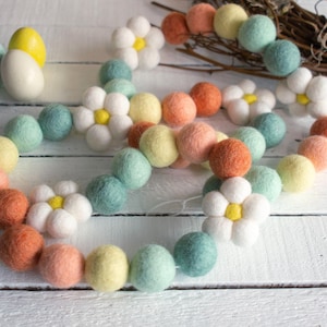 Felt Spring Garland for Easter Garland Mantel Decor, or Felt Daisy ...