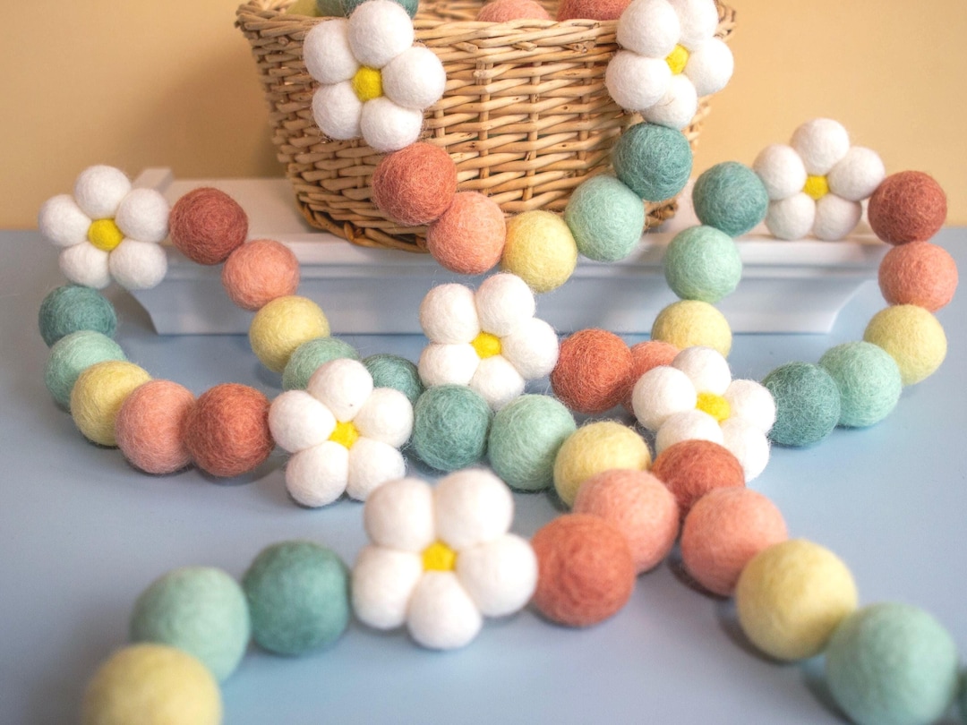 Felt Spring Garland for Easter Garland Mantel Decor, or Felt Daisy ...