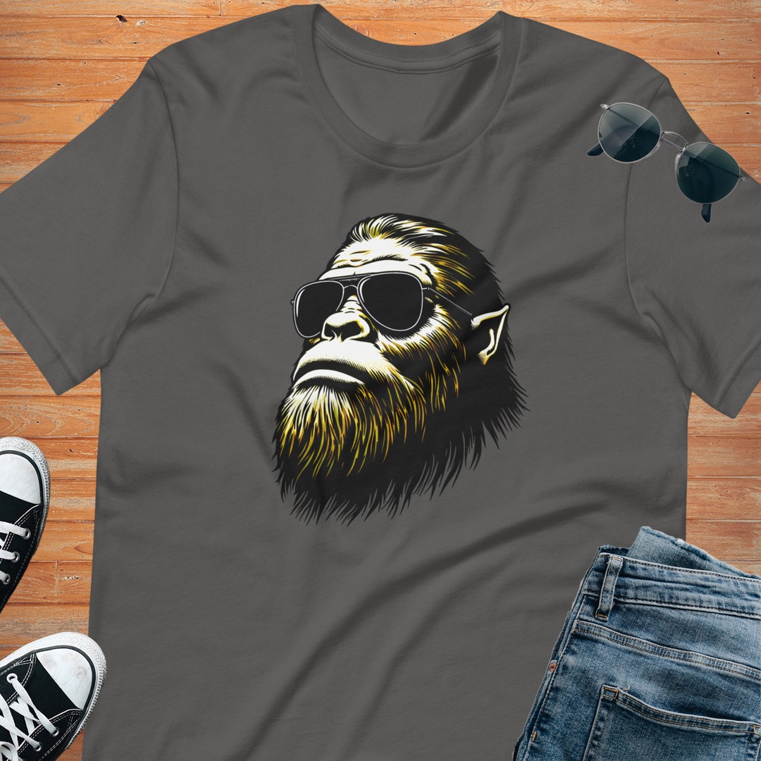 Badass Sasquatch Unisex T-shirt, Bigfoot, America, Father's Day, Dad ...
