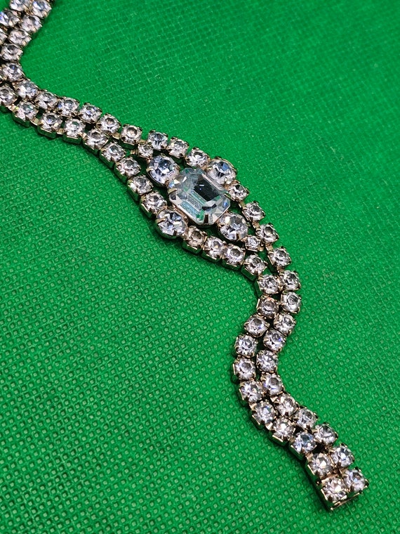 Beautiful vintage blue rhinestone - Gem