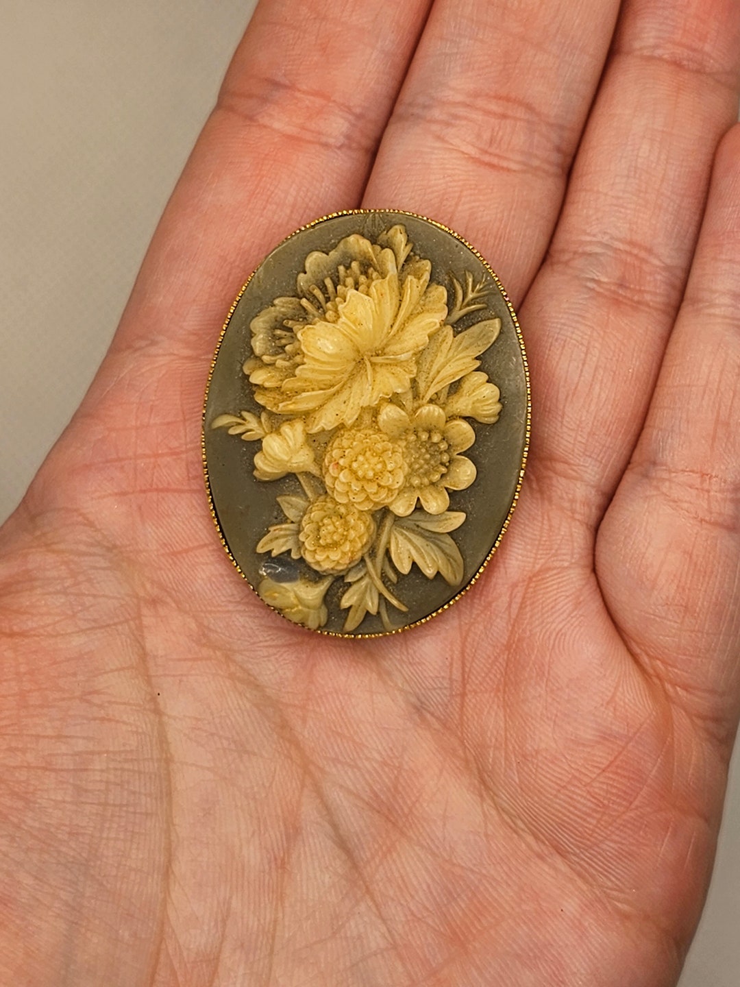 Gold Toned Vintage Carved Cameo Brooch - Etsy