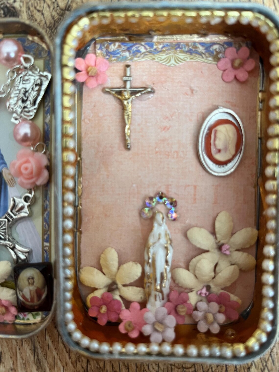 Pocket Prayer Shrine Holy Mother the Virgin Mary, Altered Altoid Tin ...