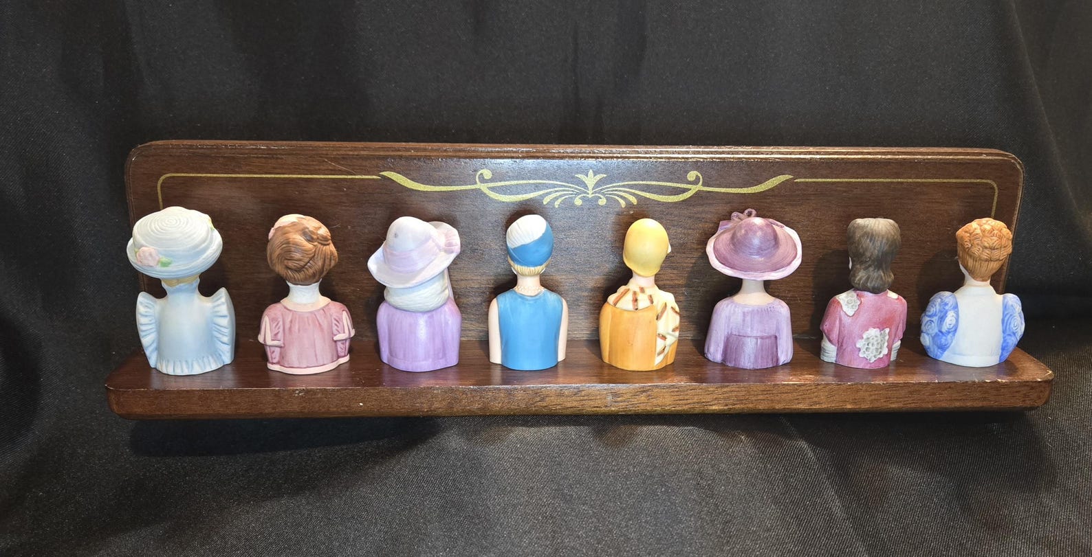 Avon Fashion Silhouettes Thimble Collection of 8 With Hanging Stand ...