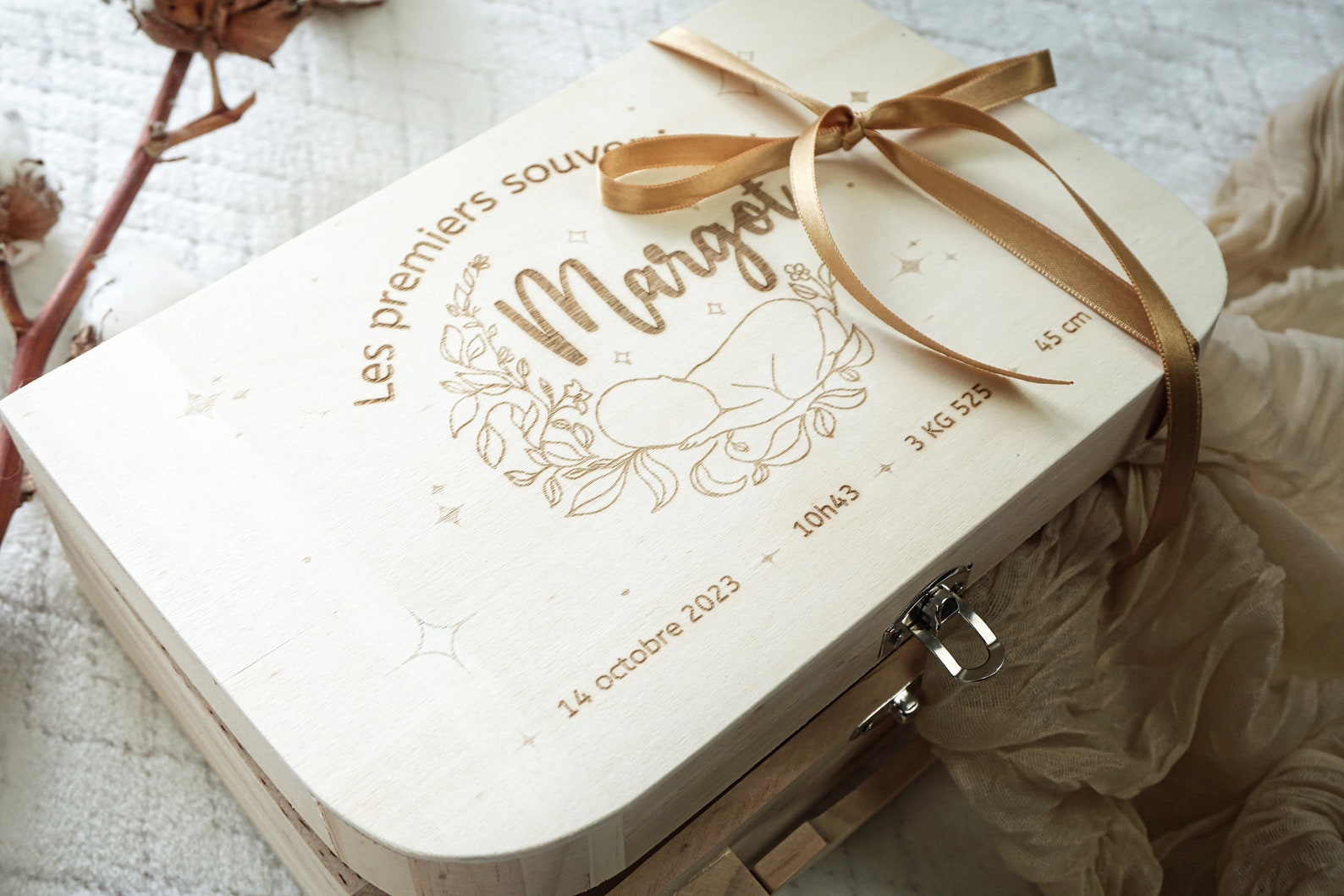 Valise en bois naissance PERSONNALISEE, Boite souvenir pour nouveau né ...