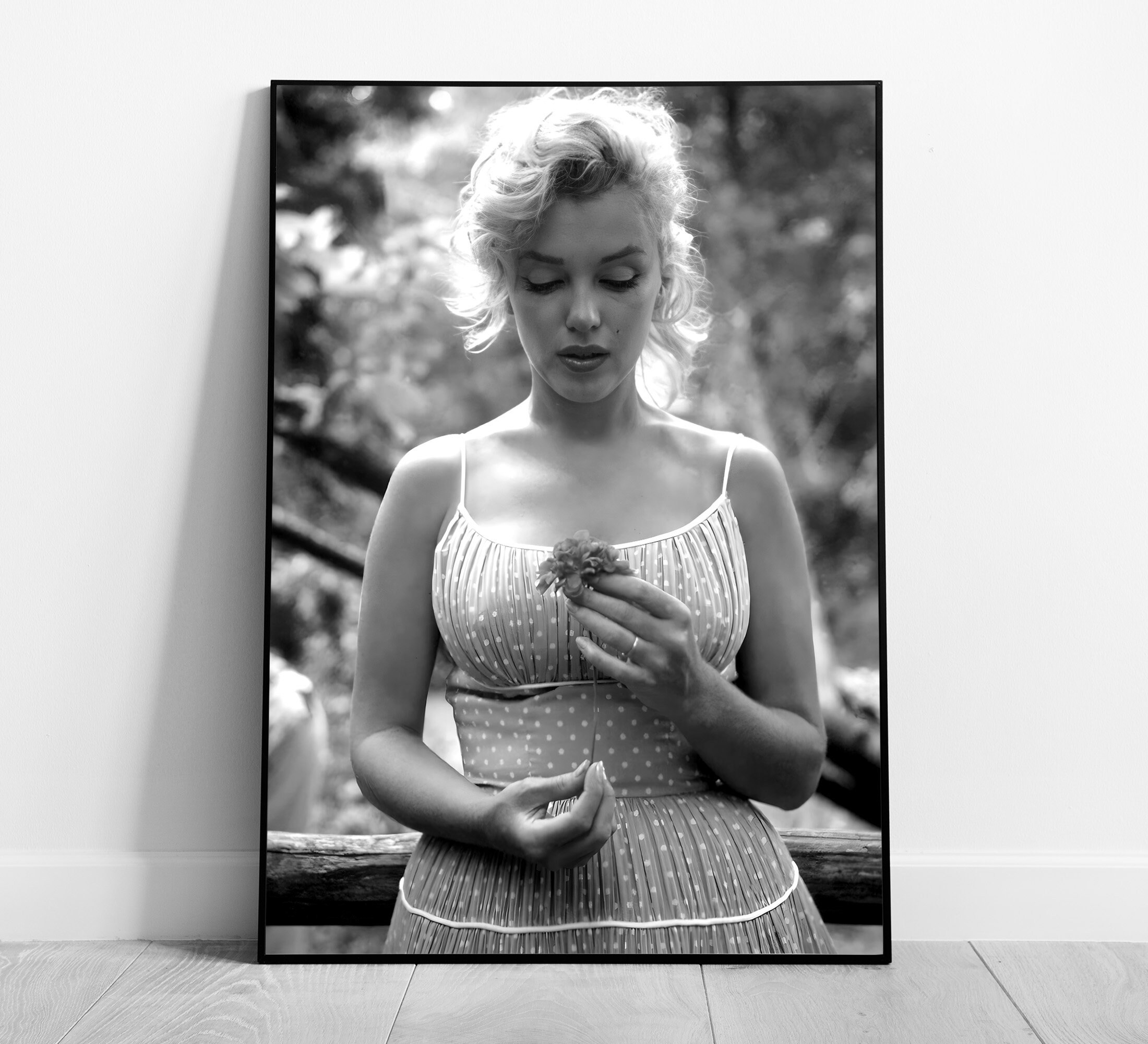 Marilyn Monroe Flower Poster, Black and White, Fashion Print, Vintage Photography, Retro Wall ...