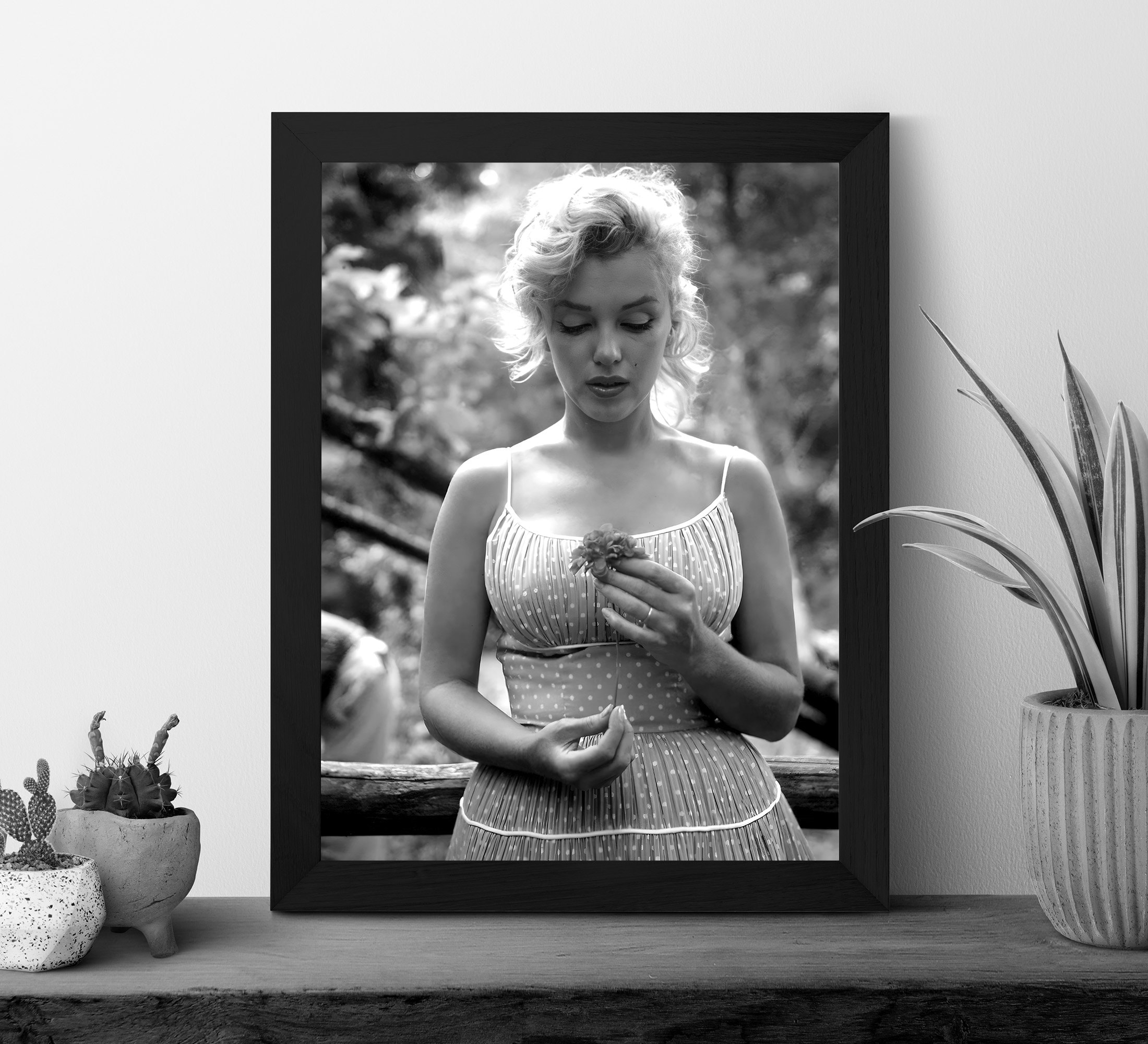 Marilyn Monroe Flower Poster, Black and White, Fashion Print, Vintage ...