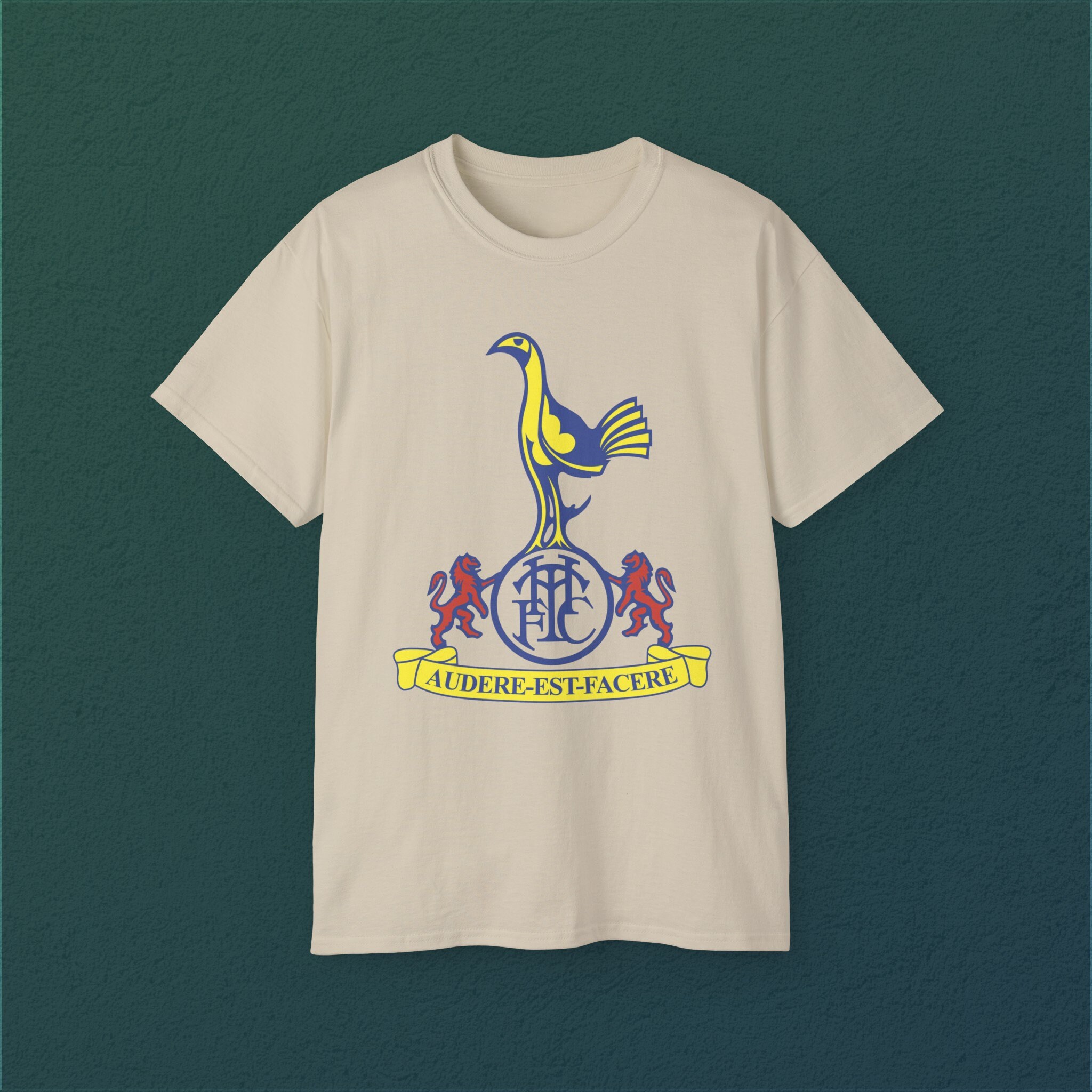 Tottenham Hotspur Vintage Logo T Shirt, Aesthetic Sports Wear ...