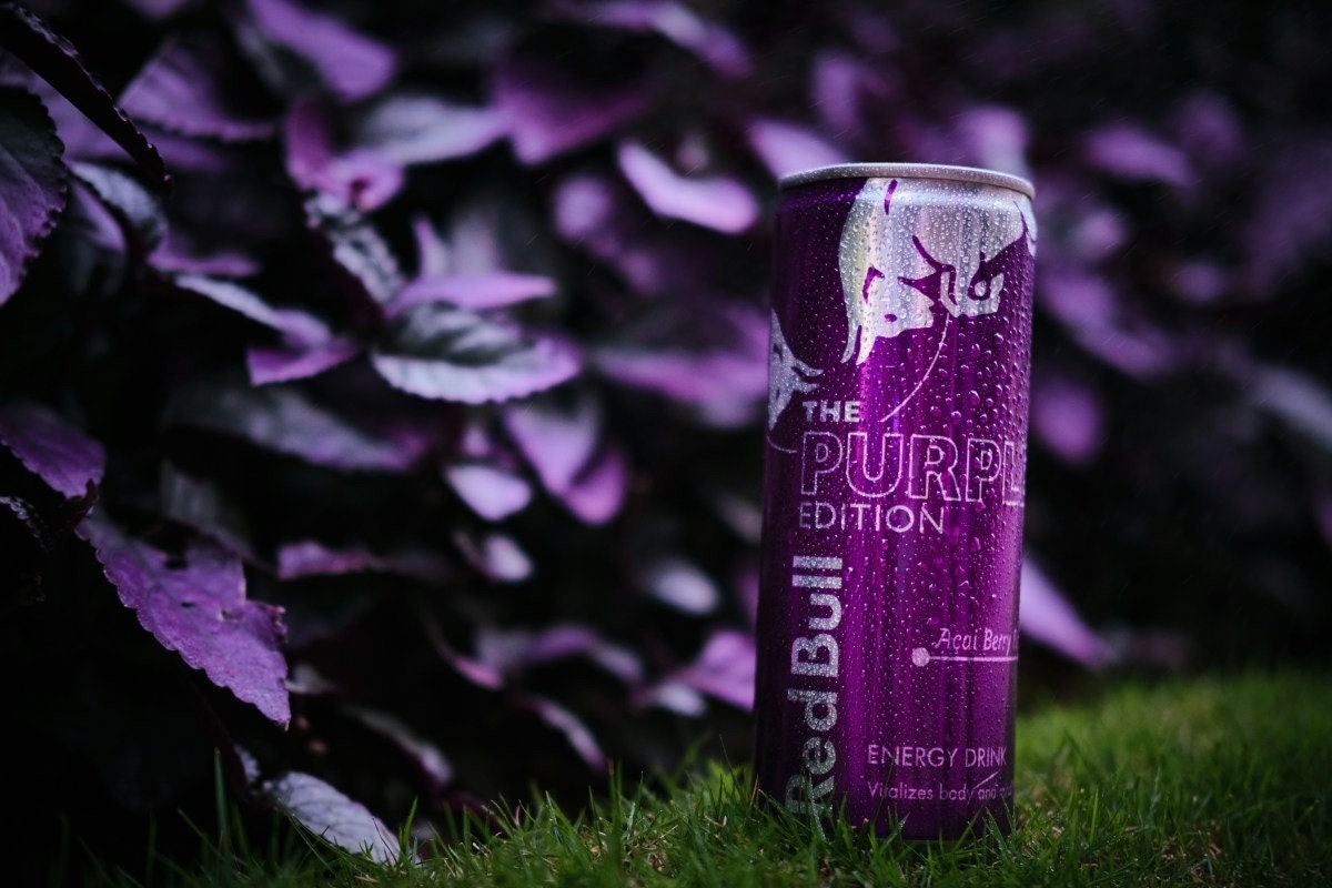 Red Bull Purple Edition Bebida energética sabor acai, paquete de 4 250 ...