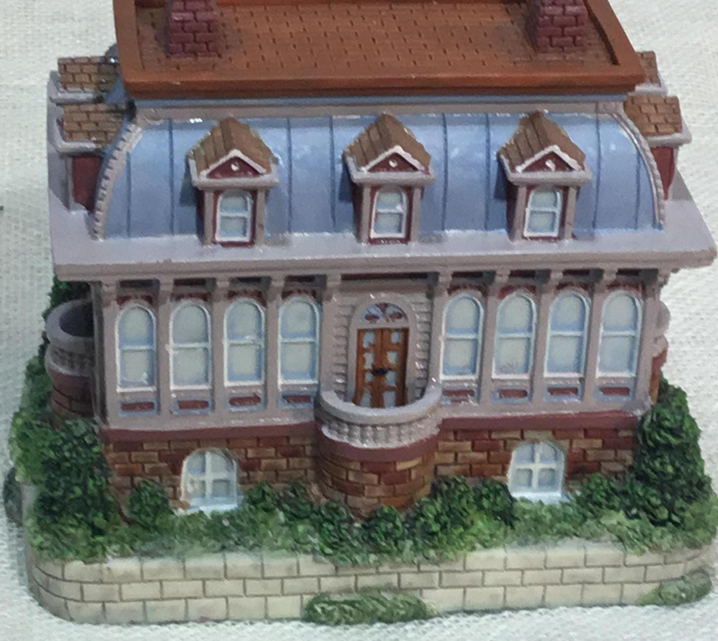 Liberty Falls Miniatures Set of 4 Structures Including Mayor Griffin's ...