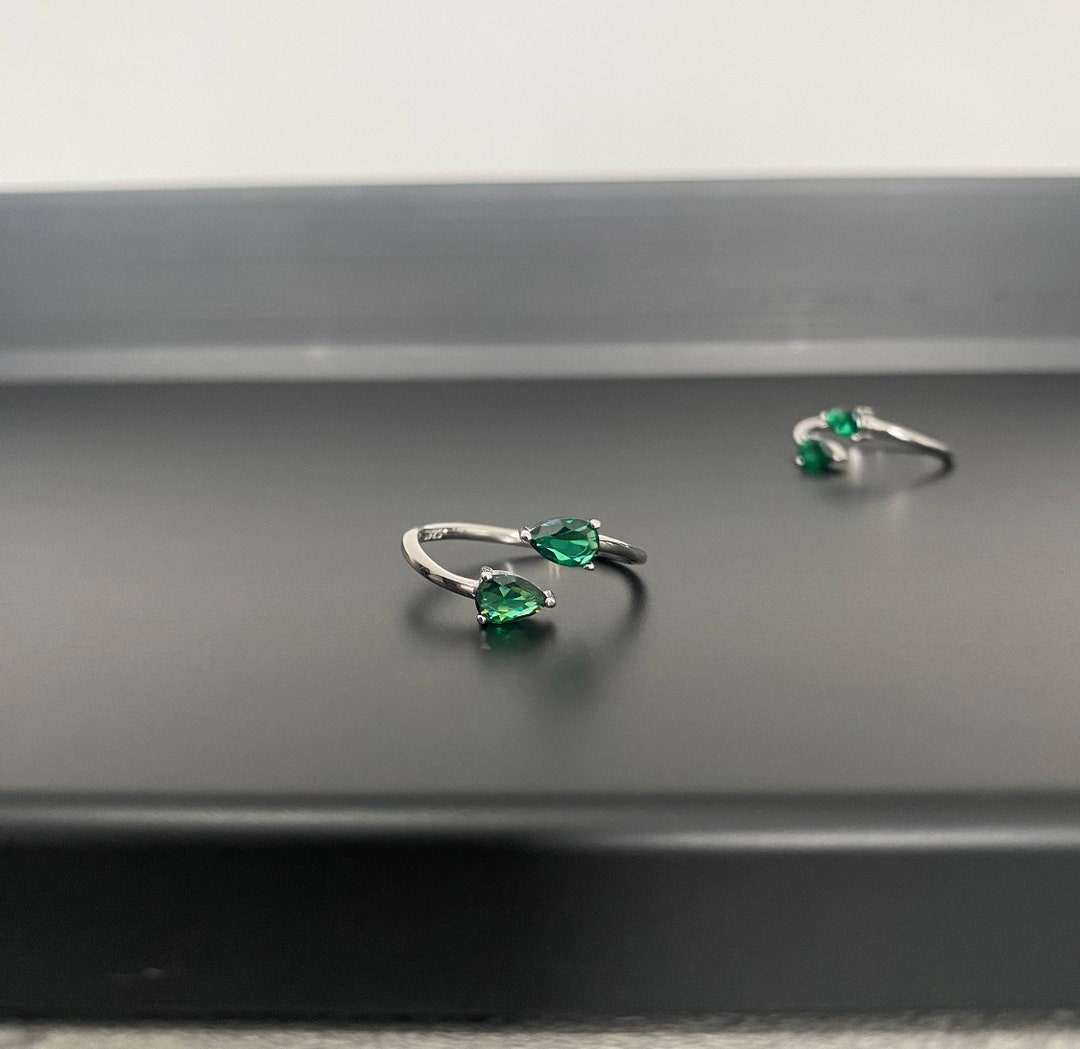 The Emerald Raindrop • Silver Ring Adjustable • Allthesmallthings - Etsy