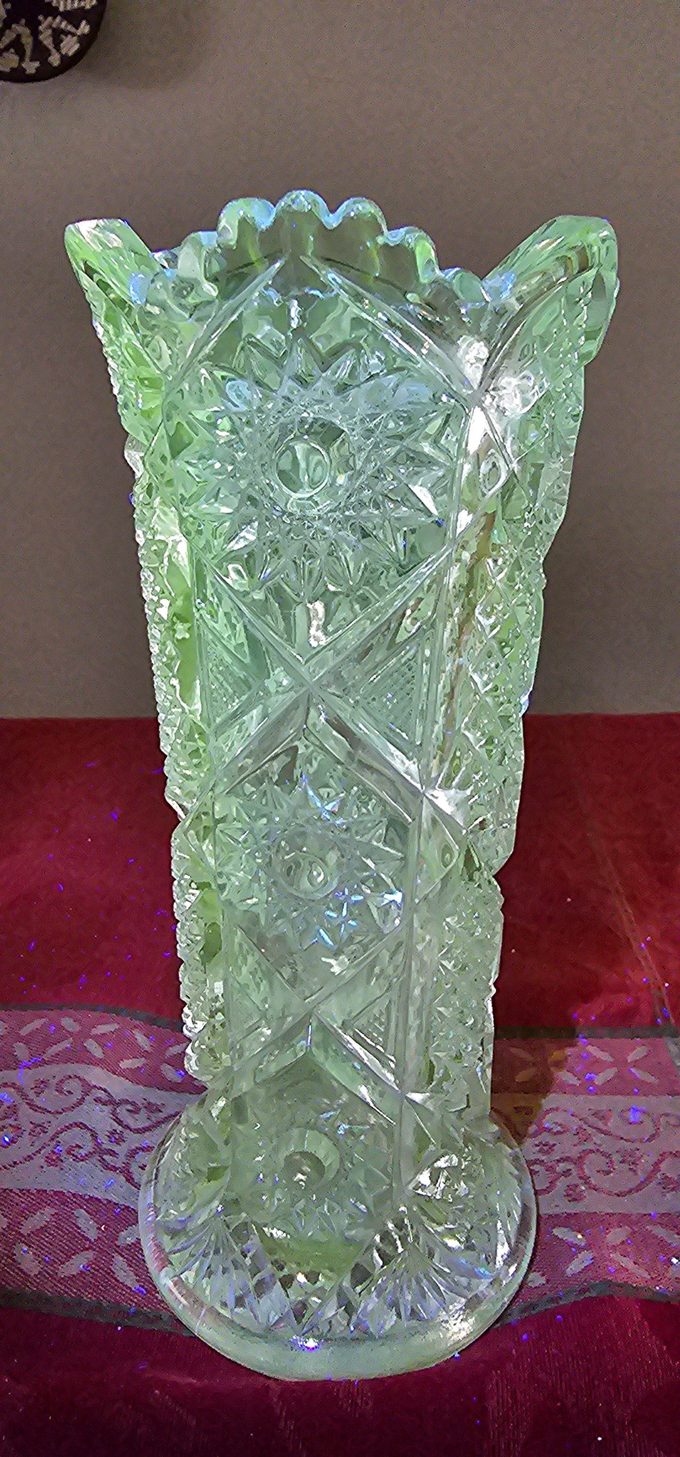 EAPG Pattern Glass Vase Carnival Does Glow Uranium Magnesium Solid and ...