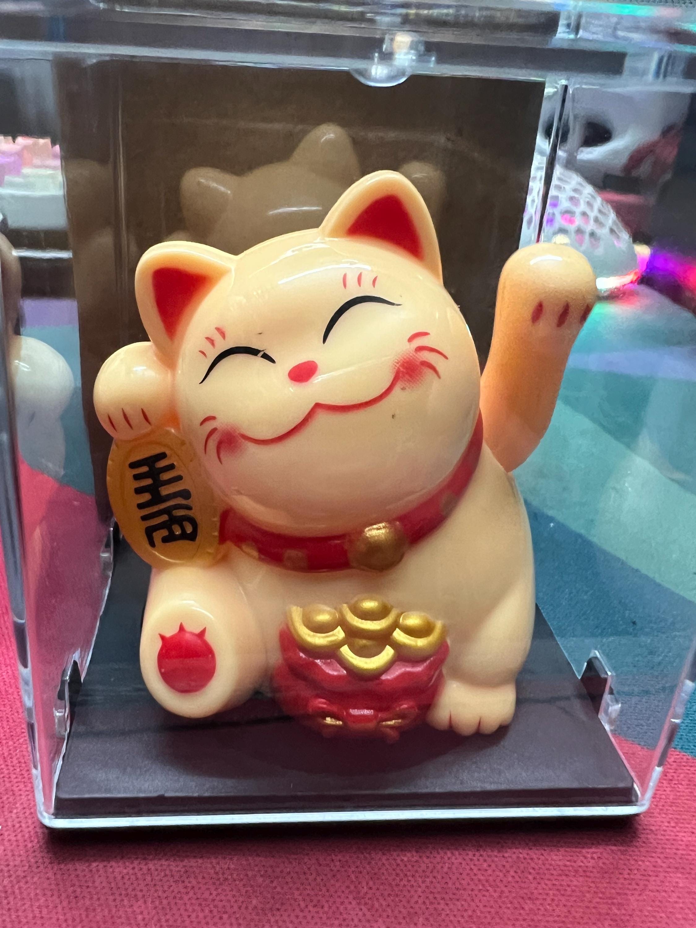 White Good Fortune Lucky Cat Waving Arm, Solar Powered Maneki Neko ...