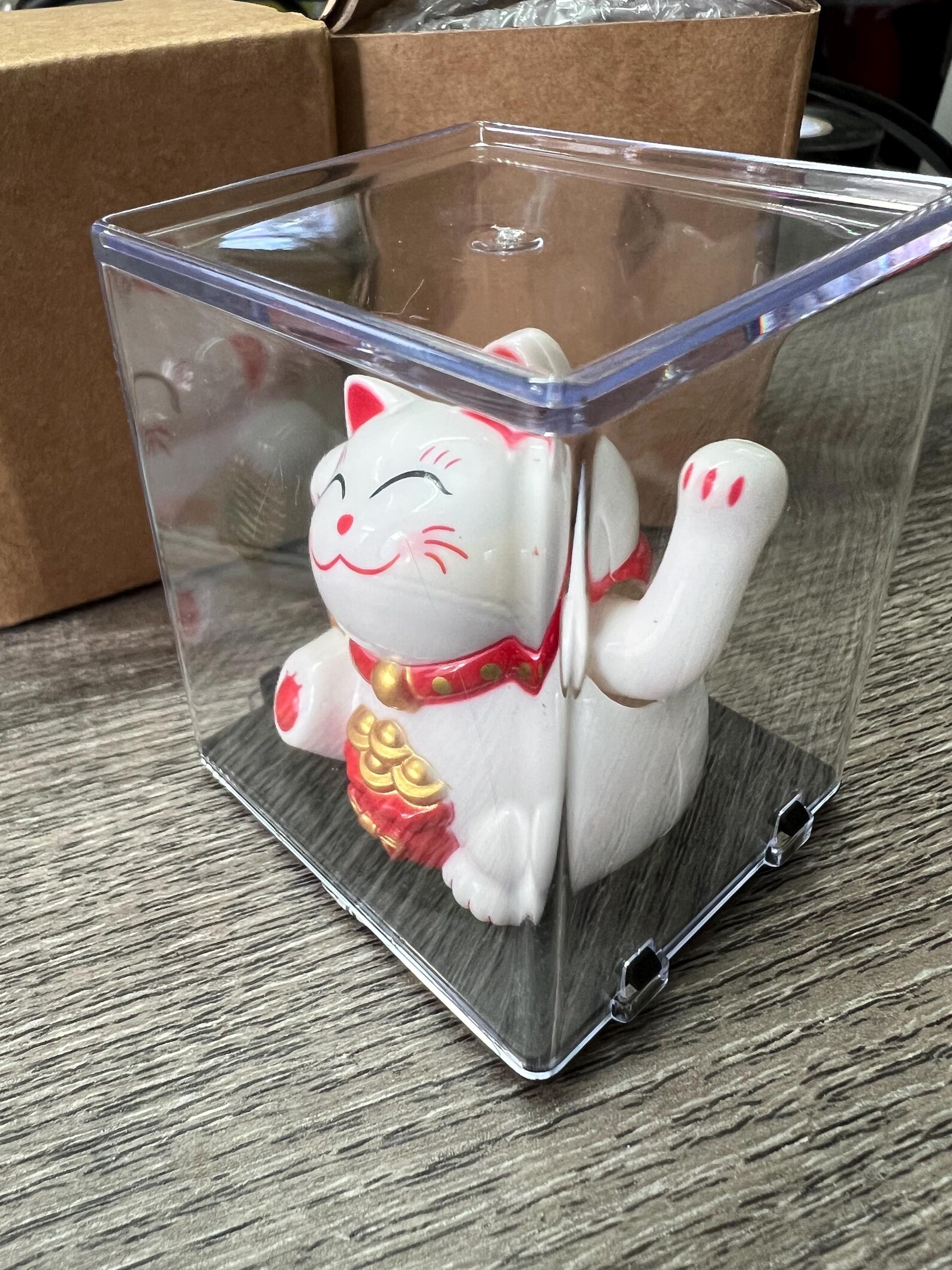 White Good Fortune Lucky Cat Waving Arm, Solar Powered Maneki Neko ...