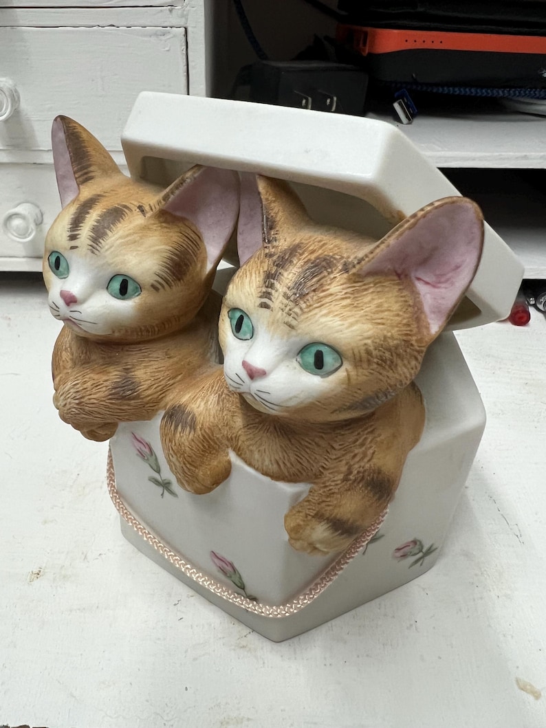 Vintage Music Box 2 Cats Kitties Kittens Peeking Out of Hat Box by Mann ...