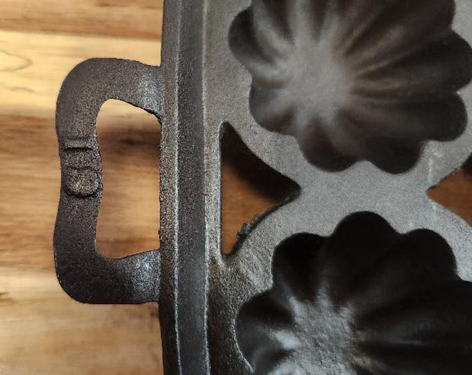 Antique Gem Pan, 6 Turks Head Cups, Cast Iron - Etsy