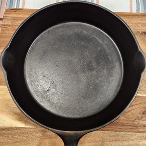 Favorite Piqua 9 unmarked Cast Iron Skillet - Etsy