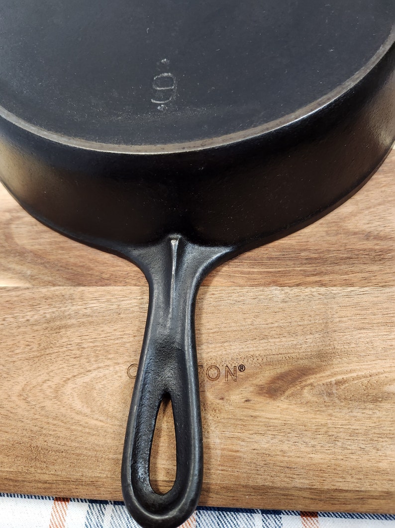Favorite Piqua 9 unmarked Cast Iron Skillet - Etsy