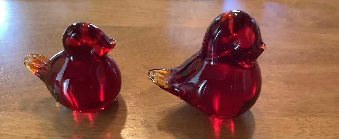 Set of Two Amberina Red Glass Cardinal Birds Konst Glashyttan Urshult ...