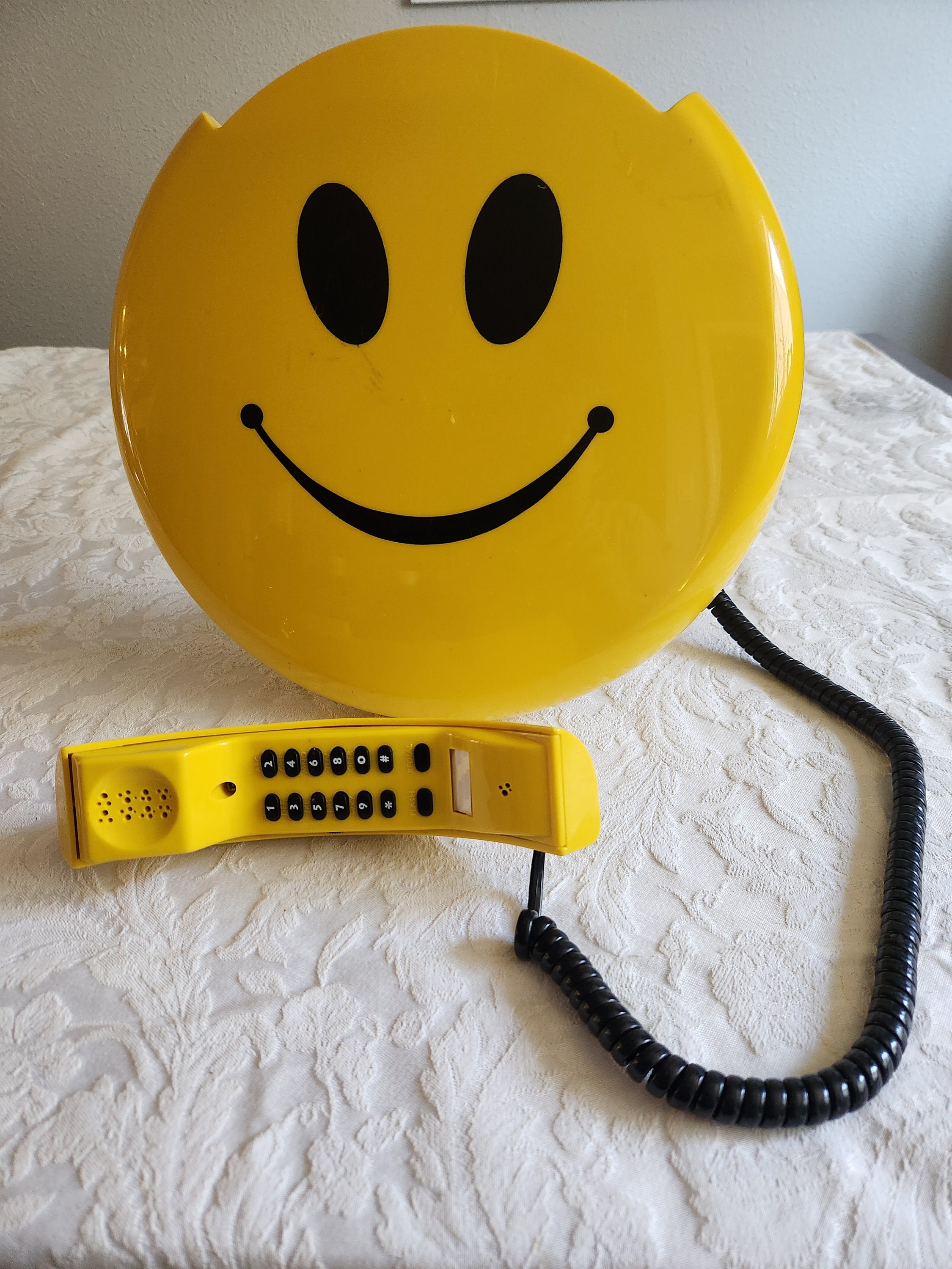 Big Happy Smiley Face Phone Landline Not I Phone 90's Works ...