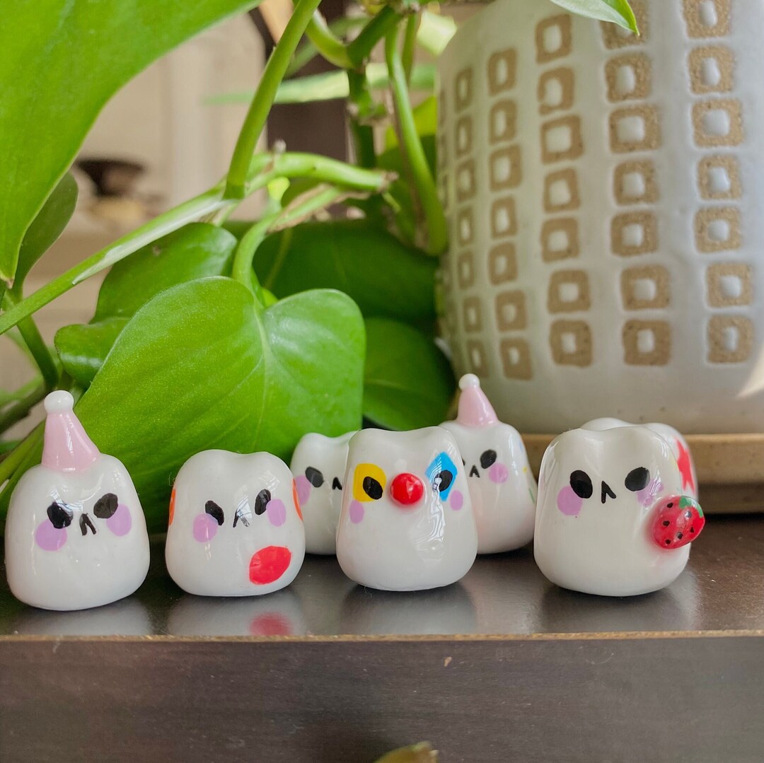 Lil Desk Dudes / Tiny Desk Buddies / Clay Figurine Friend - Etsy