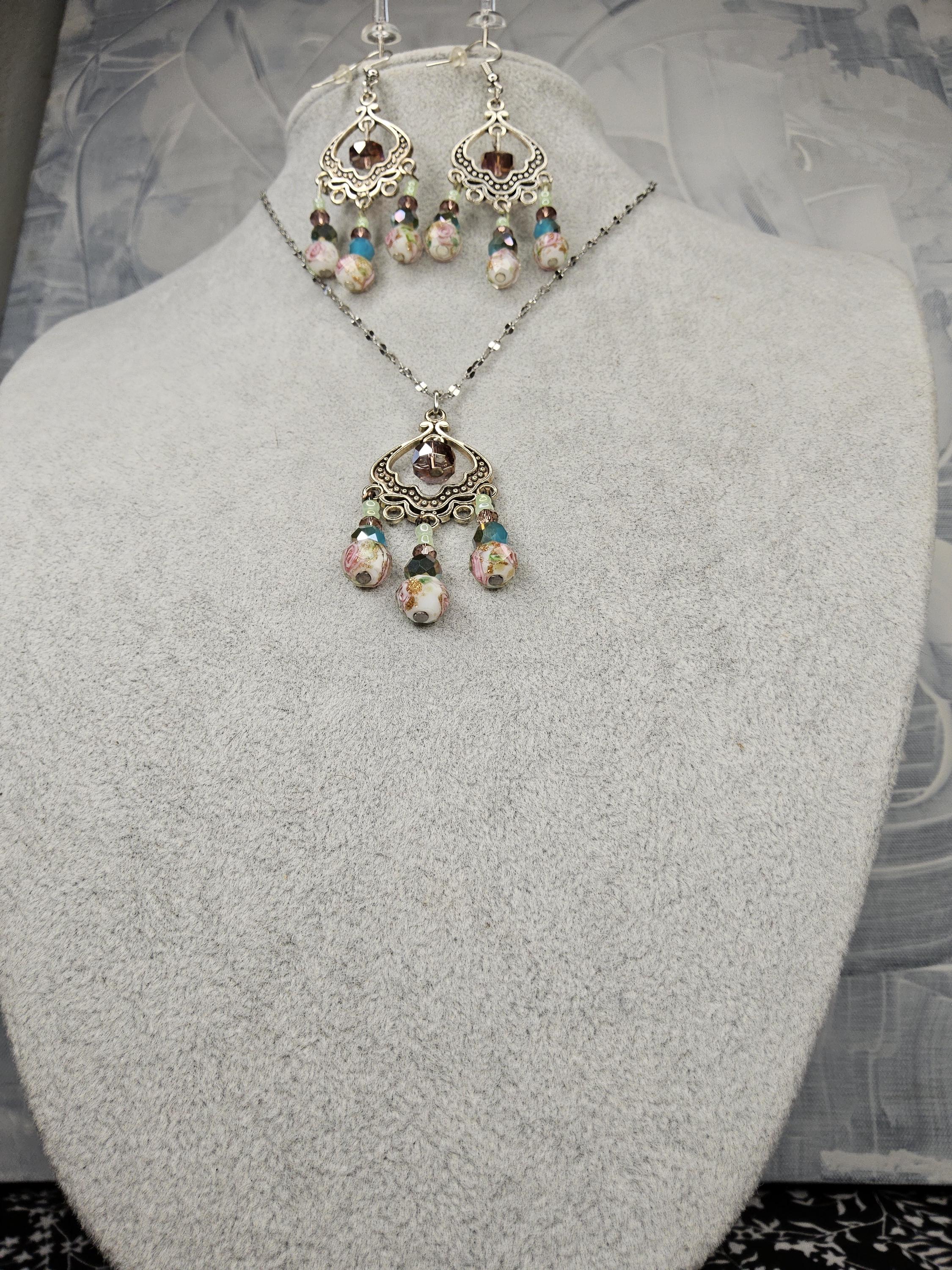 Handmade Vintage Style, Victorian Style Glass Rose Beaded Pendant Charm ...
