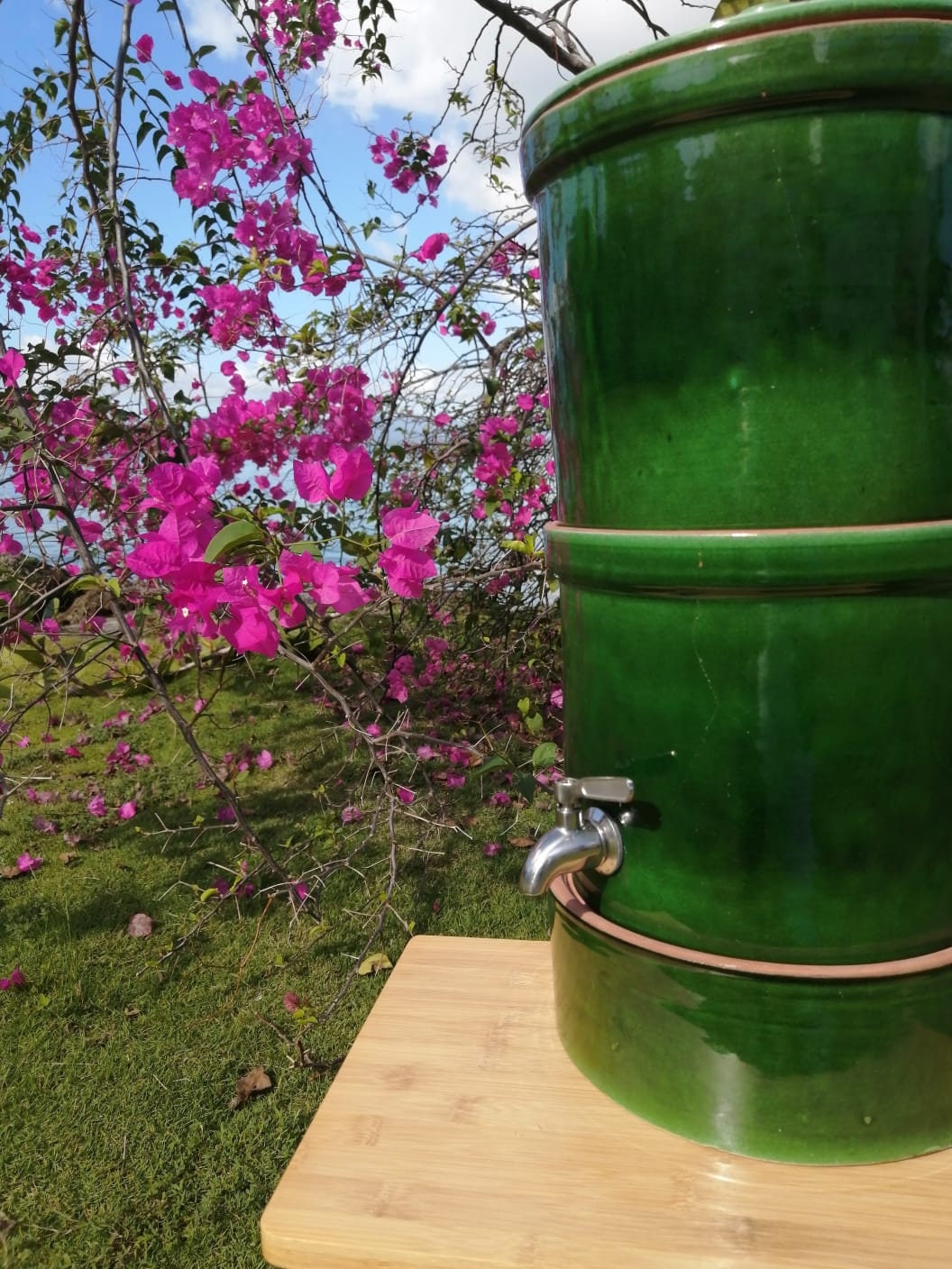 Fountain / Gravity Water Dispenser Noah Green Tamegrout France Pure and ...