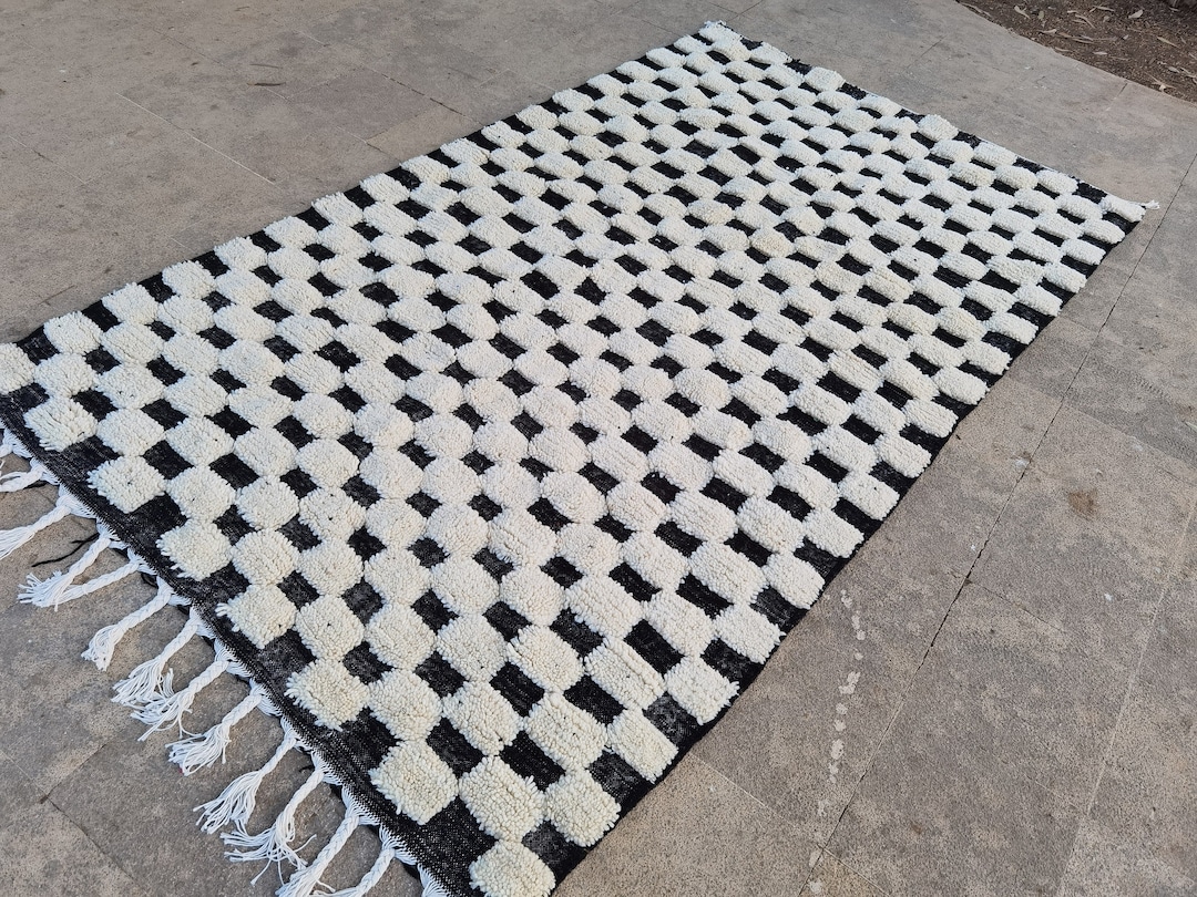 Black and White Checkered Carpets Beutiful ,the Area Rug is Handwoven ...