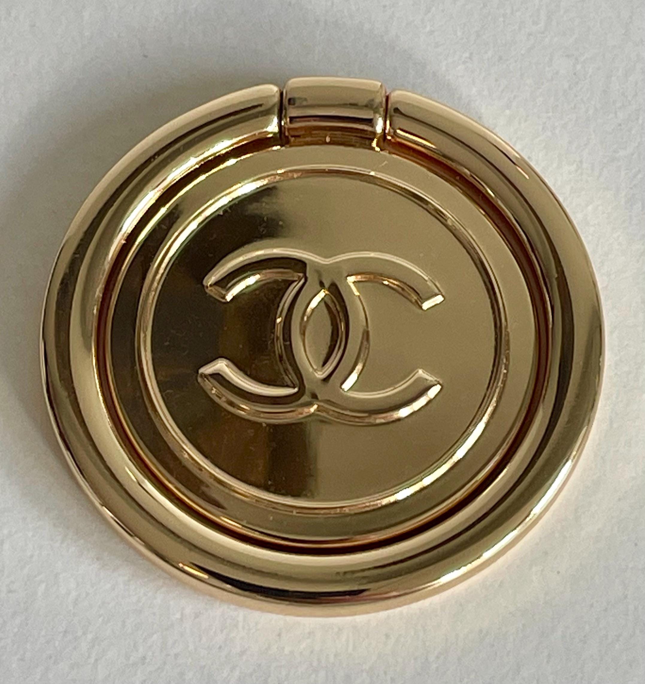 Chanel logo pin store
