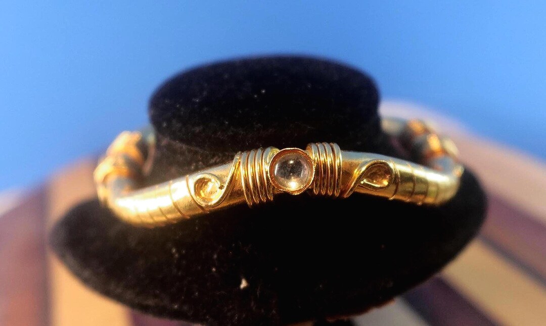 Vintage Val Jewellery Zig Zag Bold Gold Cuff Bracelet. Made in ...