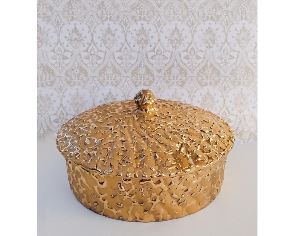 Vintage Hand Decorated 22 K. Gold Candy Dish With Lid. Weeping Bright ...