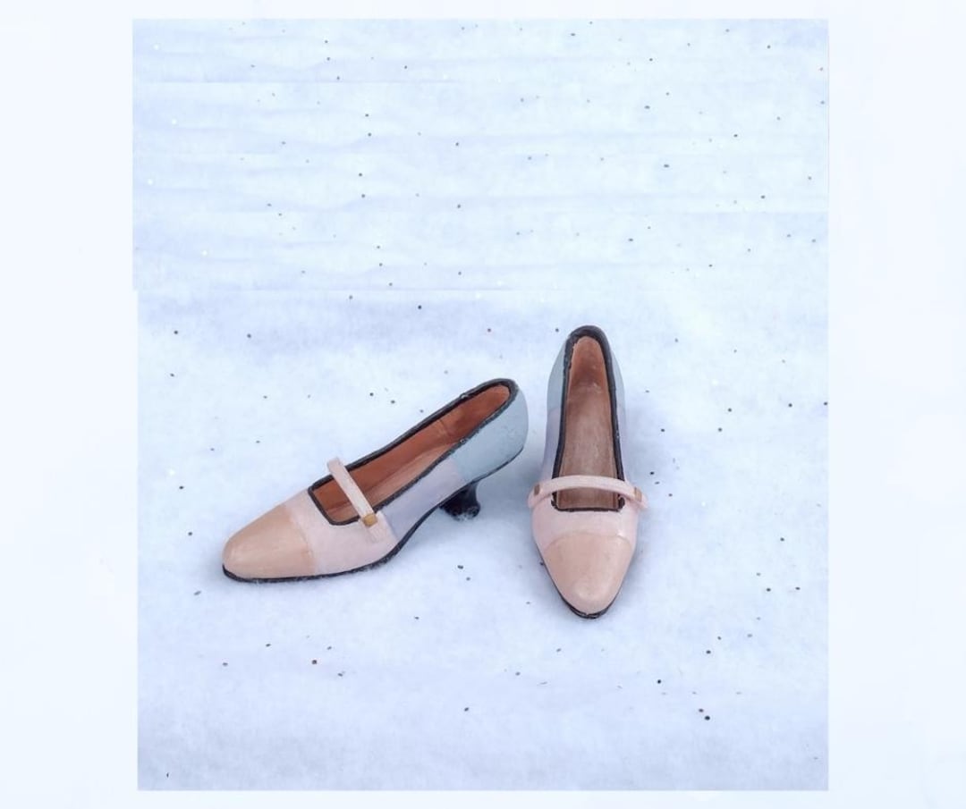 Vintage Collectable Miniature Kitten Heel Shoe Figurines. Pair. Mary ...