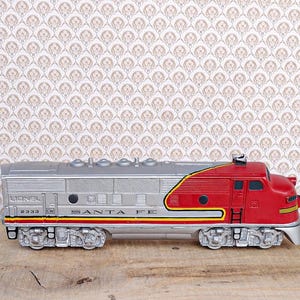 Avon 1992 Lionel Santa Fe Diesel Locomotive Train. Includes Wood Base ...