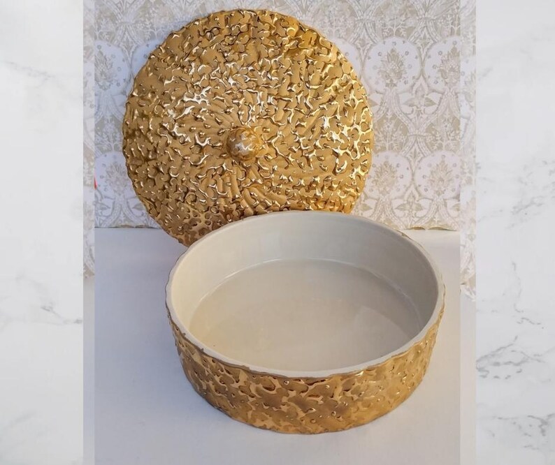 Vintage Hand Decorated 22 K. Gold Candy Dish With Lid. Weeping Bright ...