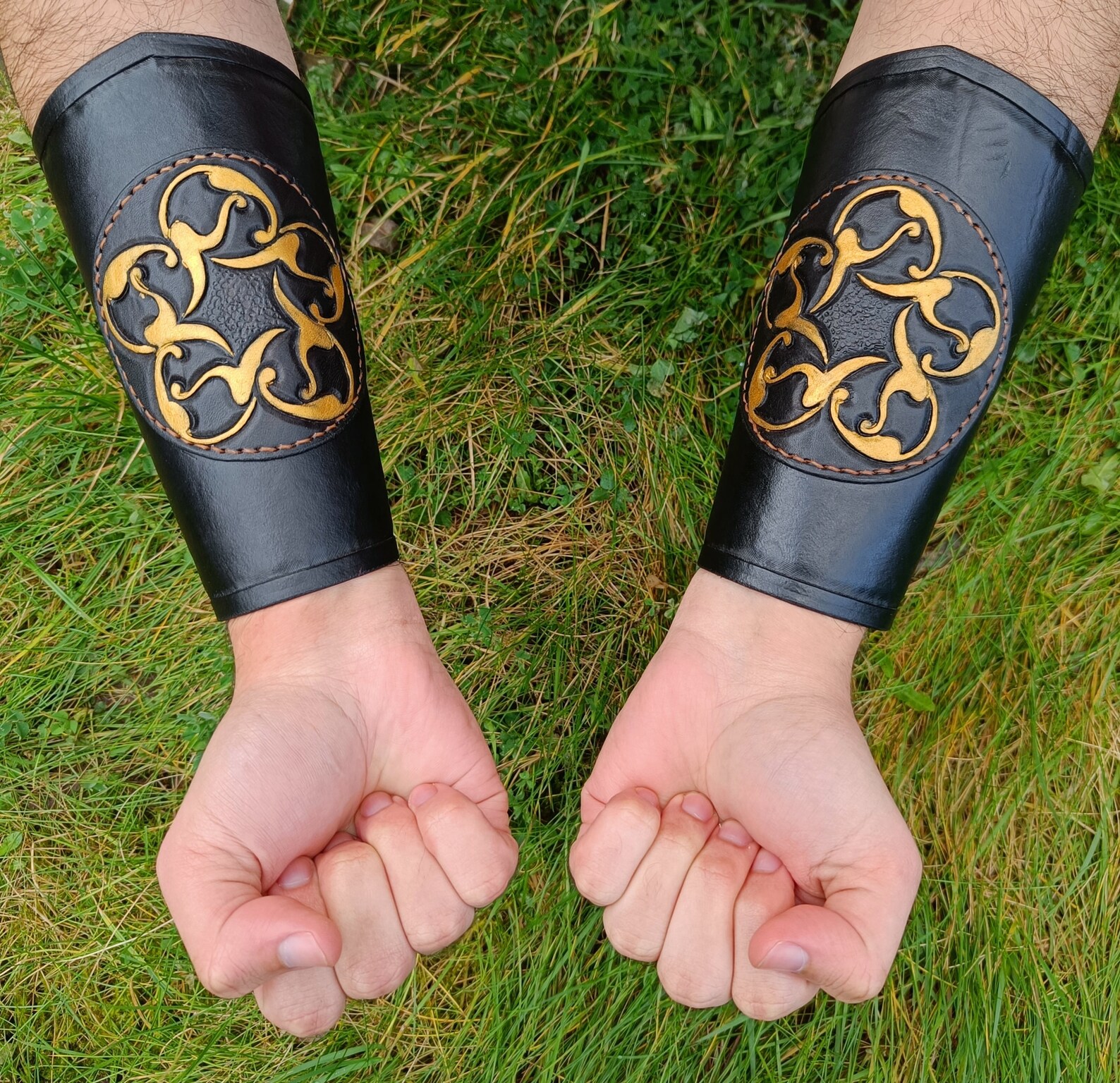 2x Black Armguard Leather Armguard Bracers Archery Armguard LARP ...