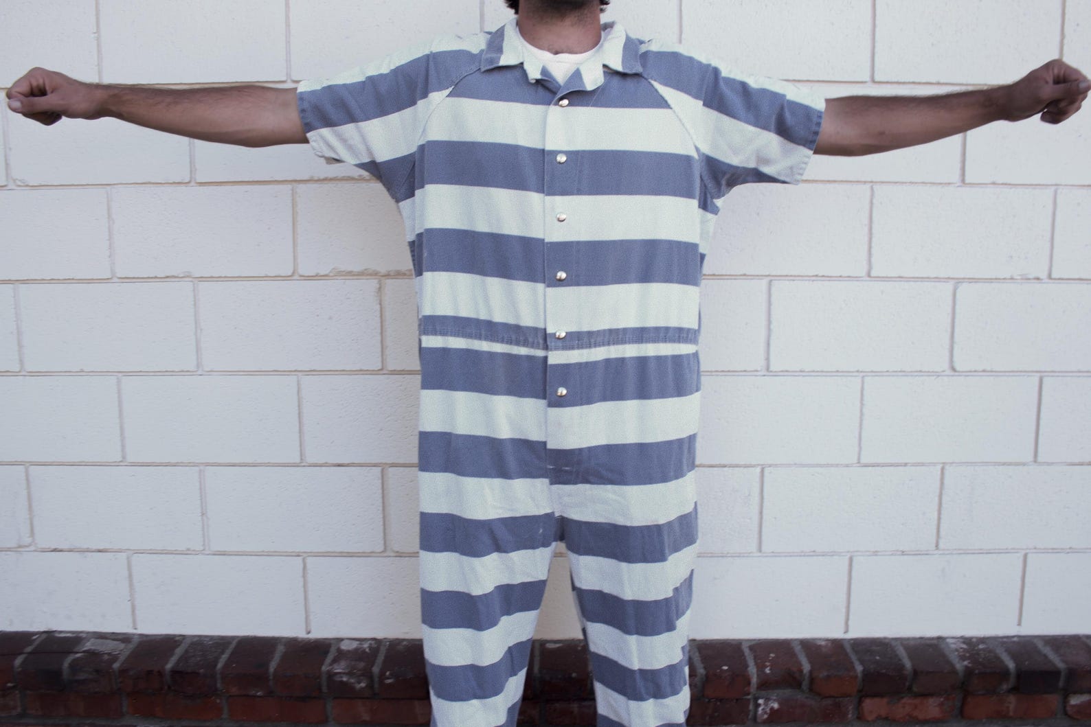 Jail Prison Inmate Jumpsuit Blue and White Stripe Halloween Costume ...