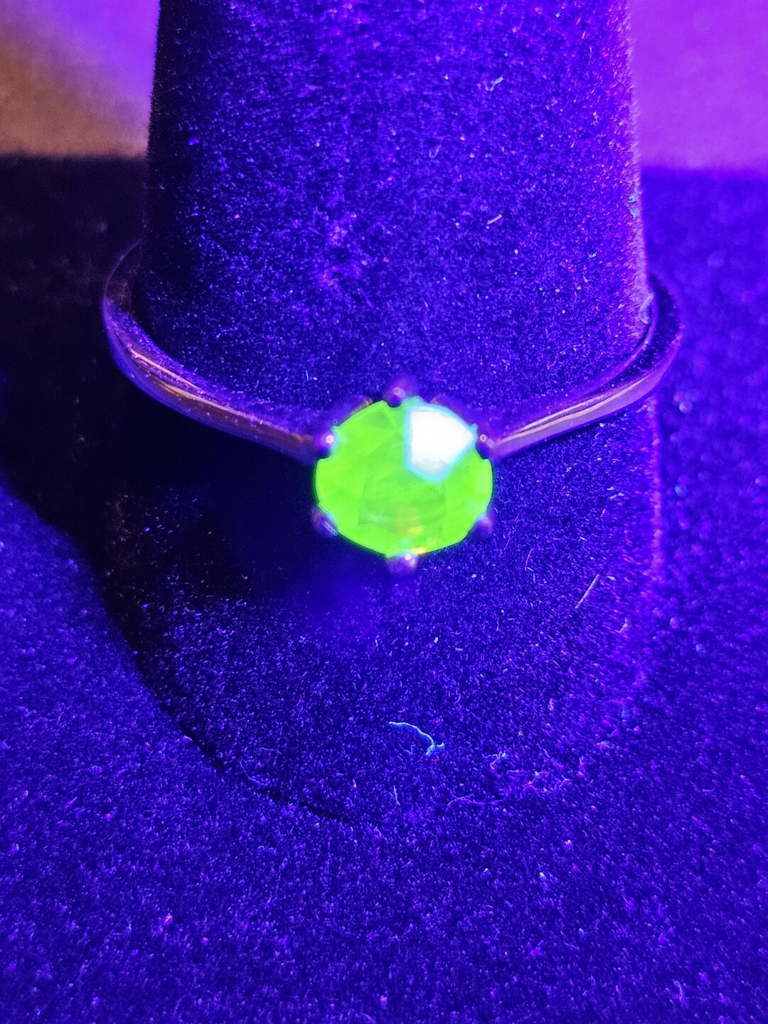Uranium Glass Round Cut Solitaire Ring Size 12 in New Sterling Silver ...