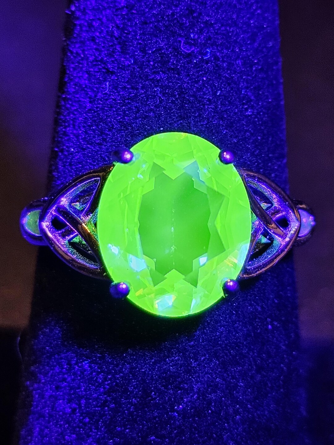 Uranium Glass Oval Cut Celtic Knot Style Ring 6 7 8 or 9. Sterling ...