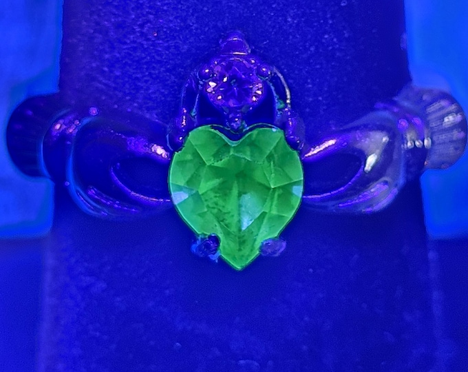Uranium Glass Heart Cut Claddagh Ring in Size 6 to 10 New Silver Plated ...