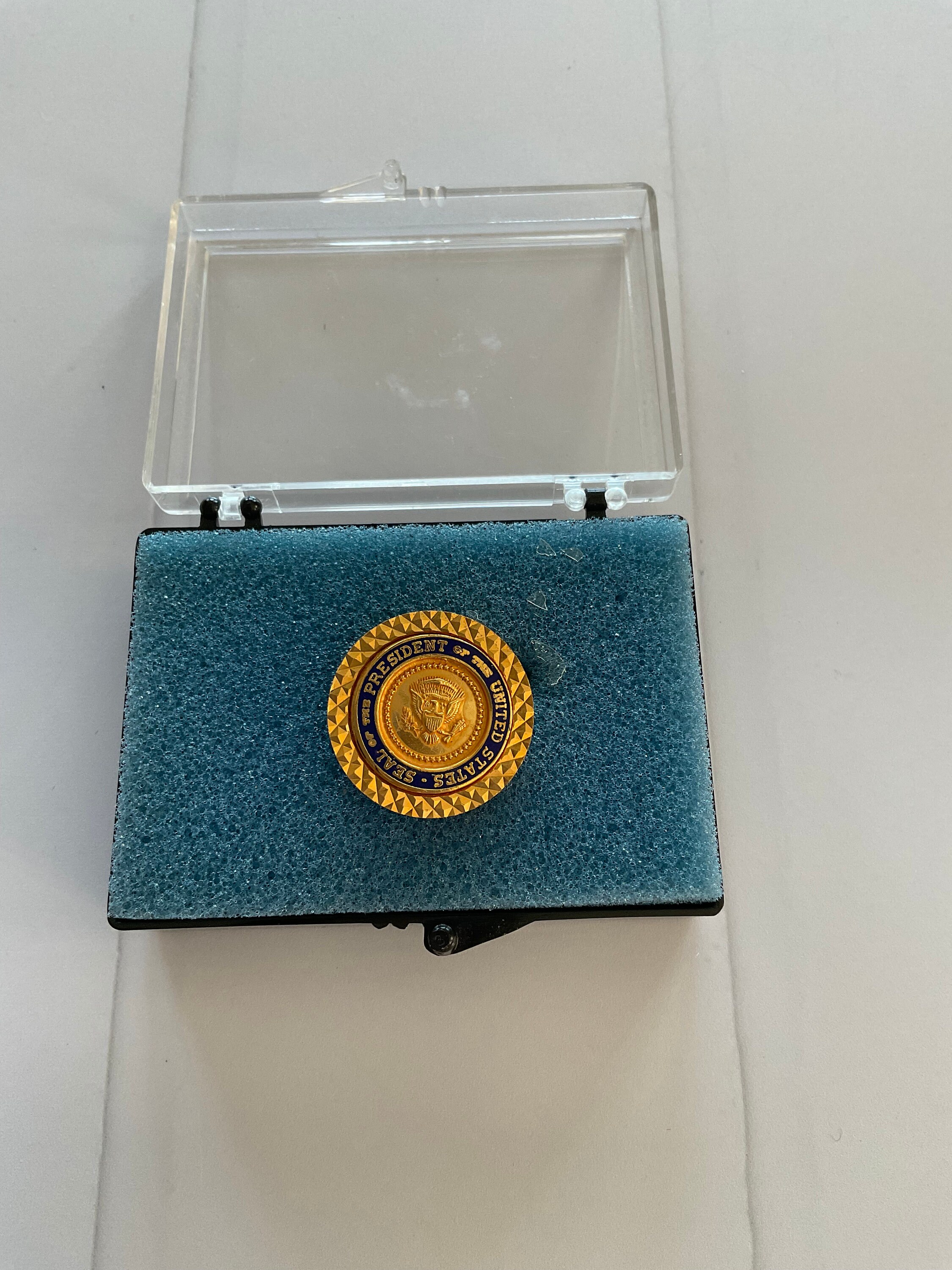 Presidential Seal Pin - Etsy