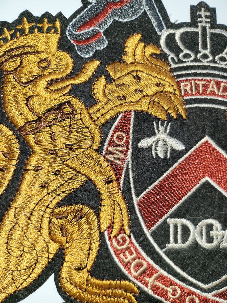 Royal Crest With Roses and Lions - Iron On - Etsy