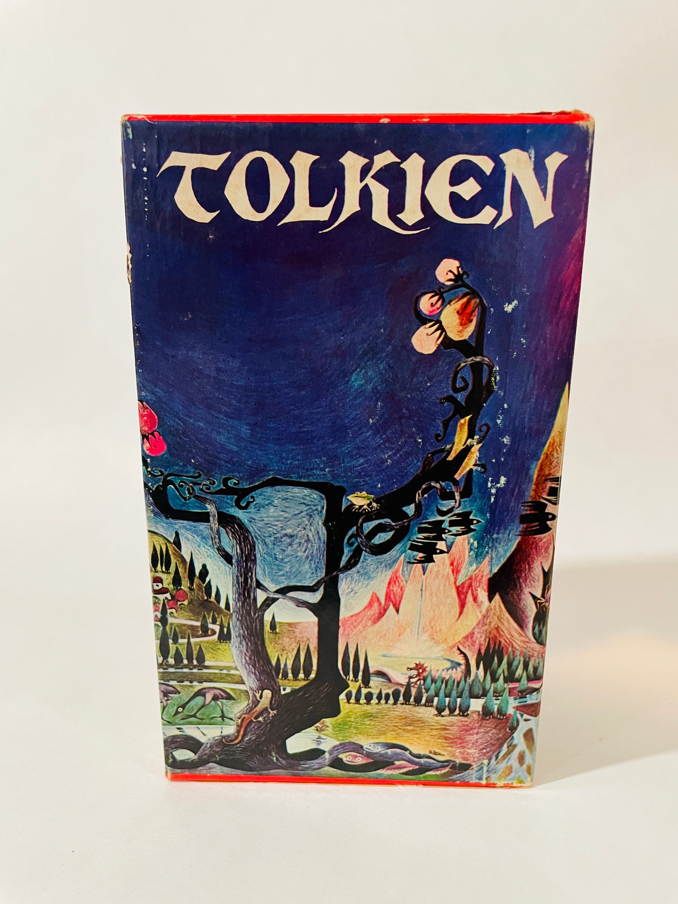 The Lord of the Rings Tolkien Trilogy Boxset Barbara Remington Covers ...