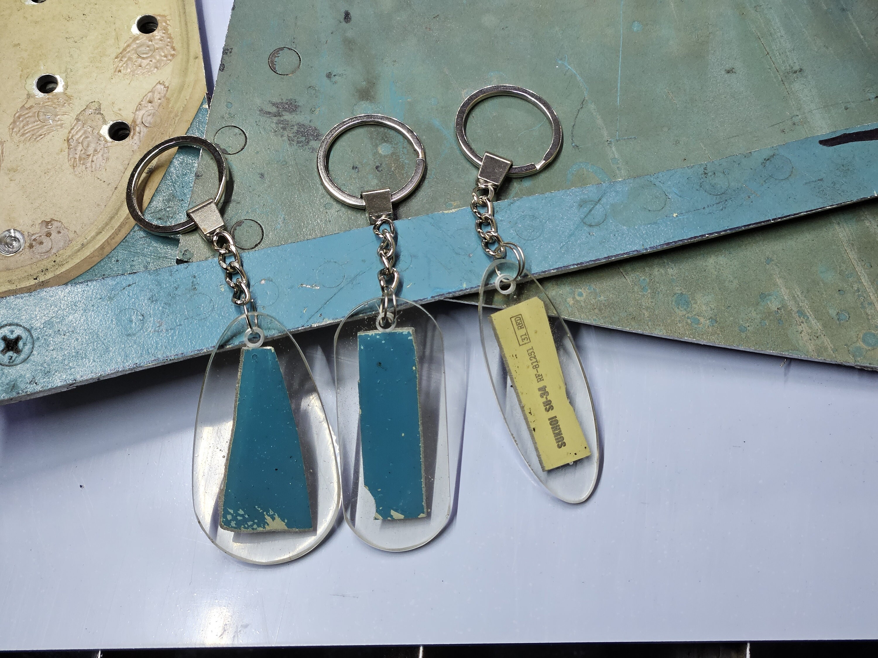 Keychain Made of SU34 Aircraft Skin.su34.tag.souvenir Filled With Epoxy ...