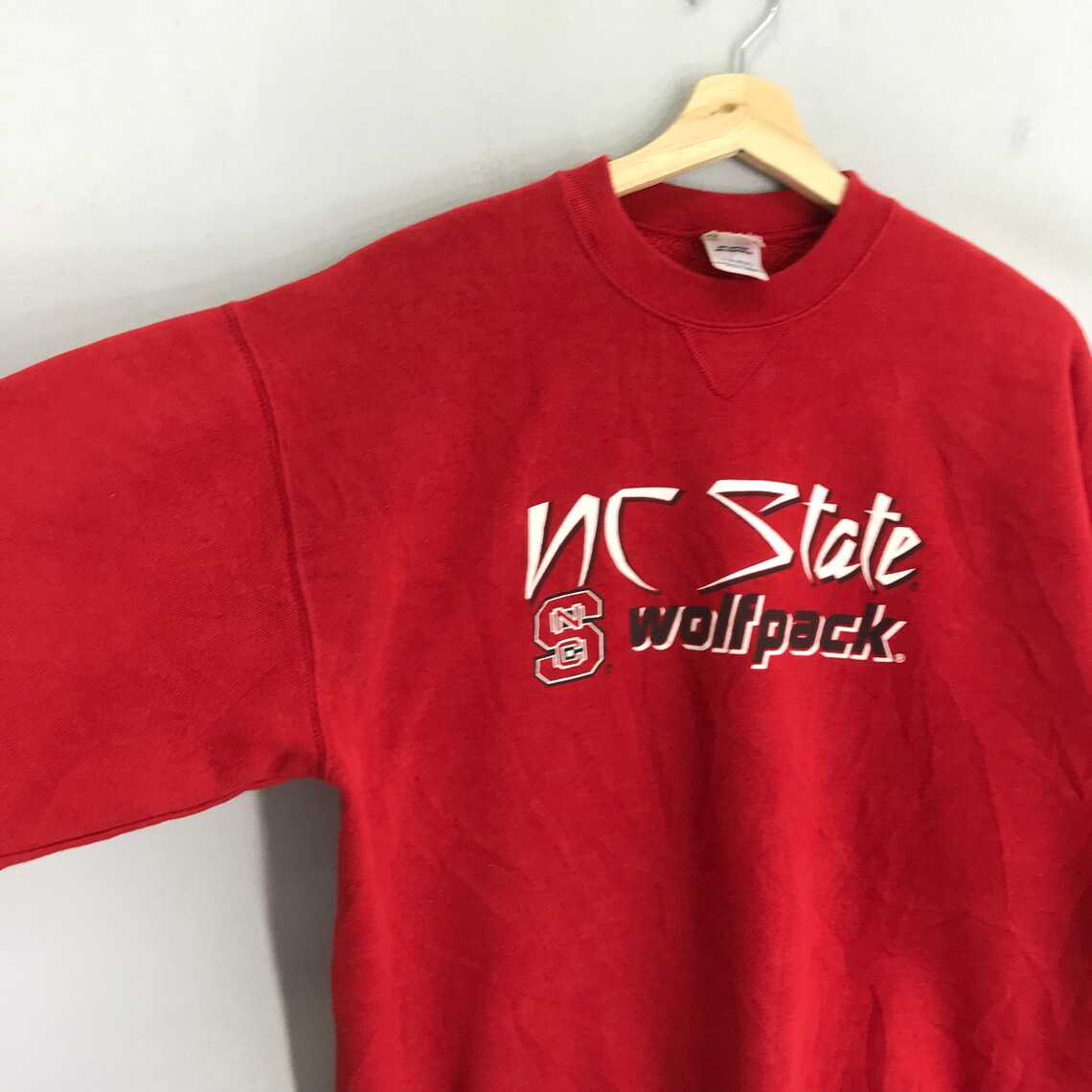 Vintage Nc State Wolfpack Football Ncaa Sweatshirt Medium North ...