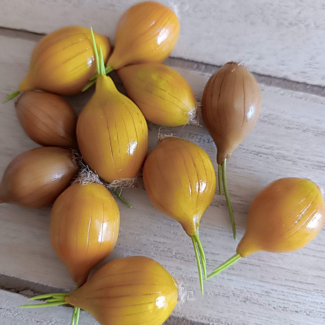 Miniature Onion in Scale 16, Miniature Food, Food for Dollhouse ...